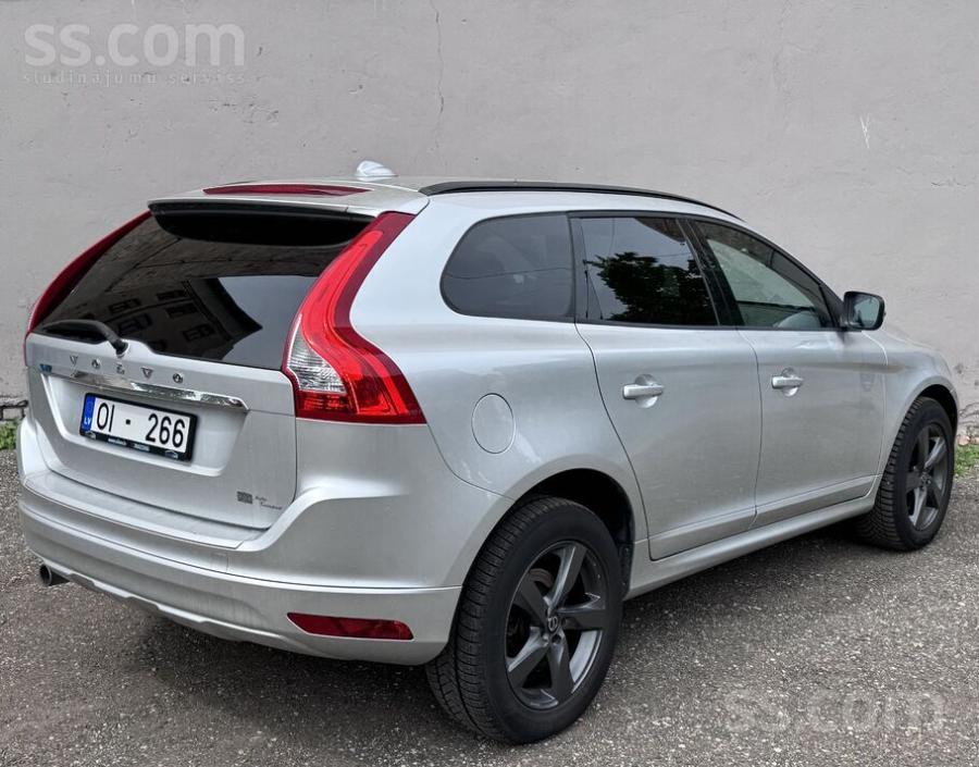 Grey Volvo XC60 2014 in Riga, with an engine capacity of 2.00 L and mileage of 204 thousand km for 8350 €, photo 6 on AUTOMOTO.COM.LV
