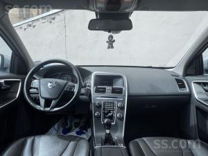 Grey Volvo XC60 2014 in Riga, with an engine capacity of 2.00 L and mileage of 204 thousand km for 8350 €, photo 9 on AUTOMOTO.COM.LV