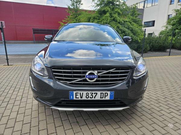 Grey Volvo XC60 2014 in Kaunas, with an engine capacity of 2.40 L and mileage of 260 thousand km for 11700 €, photo 10 on AUTOMOTO.COM.LV