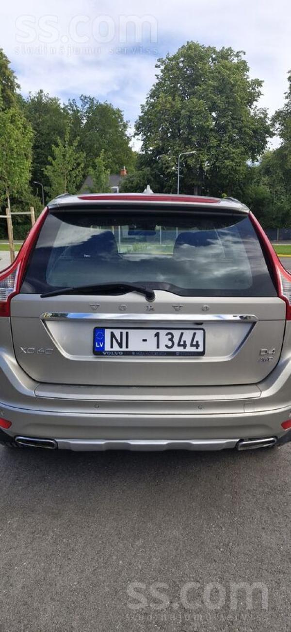 Pelēks Volvo XC60 2014 Ogre, ar dzinēja tilpumu 2.40 L un nobraukumu 294 tūkst. km par 12900 €, foto 3 vietnē AUTOMOTO.COM.LV