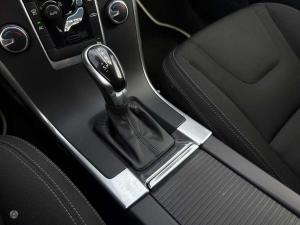 Pelēks Volvo XC60 2014 Kauņa, ar dzinēja tilpumu 2.00 L un nobraukumu 365 tūkst. km par 8499 €, foto 16 vietnē AUTOMOTO.COM.LV
