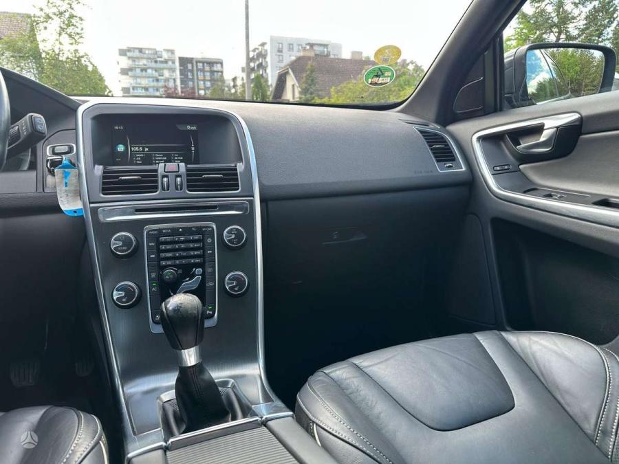 Grey Volvo XC60 2014 in Vilnius, with an engine capacity of 1.98 L and mileage of 271 thousand km for 11150 €, photo 19 on AUTOMOTO.COM.LV