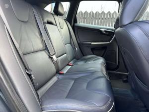 Grey Volvo XC60 2014 in Vilnius, with an engine capacity of 1.98 L and mileage of 271 thousand km for 11150 €, photo 25 on AUTOMOTO.COM.LV