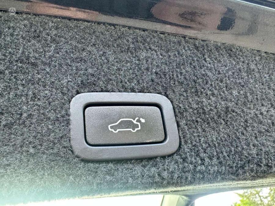 Grey Volvo XC60 2014 in Vilnius, with an engine capacity of 1.98 L and mileage of 271 thousand km for 11150 €, photo 29 on AUTOMOTO.COM.LV