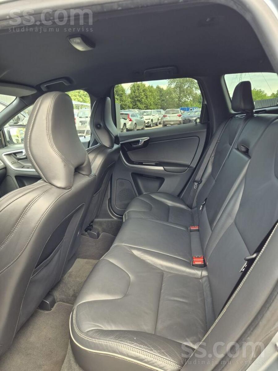 Pelēks Volvo XC60 2014 Rīga, ar dzinēja tilpumu 2.00 L un nobraukumu 316 tūkst. km par 8290 €, foto 13 vietnē AUTOMOTO.COM.LV