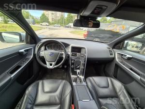 Pelēks Volvo XC60 2014 Rīga, ar dzinēja tilpumu 2.00 L un nobraukumu 316 tūkst. km par 8290 €, foto 14 vietnē AUTOMOTO.COM.LV