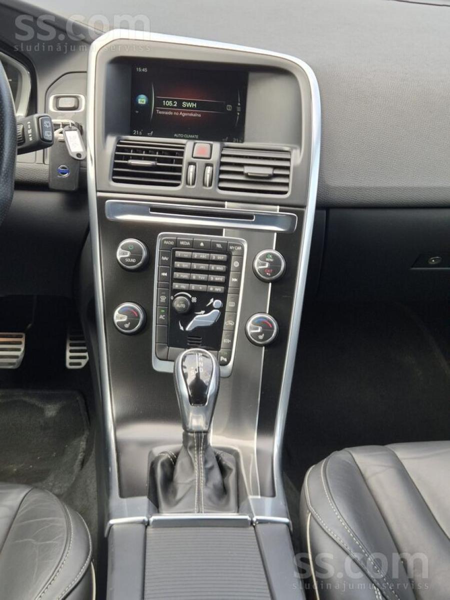 Pelēks Volvo XC60 2014 Rīga, ar dzinēja tilpumu 2.00 L un nobraukumu 316 tūkst. km par 8290 €, foto 15 vietnē AUTOMOTO.COM.LV