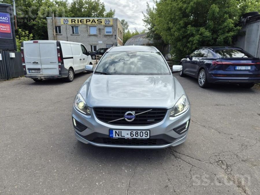 Grey Volvo XC60 2014 in Riga, with an engine capacity of 2.00 L and mileage of 316 thousand km for 8990 €, photo 4 on AUTOMOTO.COM.LV