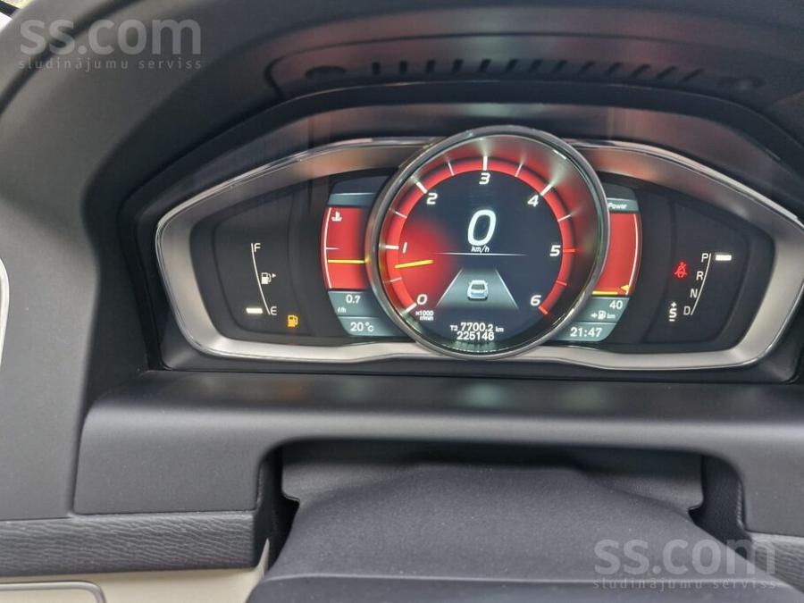 Pelēks Volvo XC60 2014 Saldus, ar dzinēja tilpumu 2.40 L un nobraukumu 225 tūkst. km par 14000 €, foto 16 vietnē AUTOMOTO.COM.LV