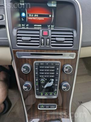 Pelēks Volvo XC60 2014 Saldus, ar dzinēja tilpumu 2.40 L un nobraukumu 225 tūkst. km par 14000 €, foto 17 vietnē AUTOMOTO.COM.LV