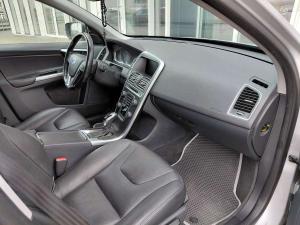 Grey Volvo XC60 2014 in Kaunas, with an engine capacity of 1.97 L and mileage of 275 thousand km for 5999 €, photo 9 on AUTOMOTO.COM.LV