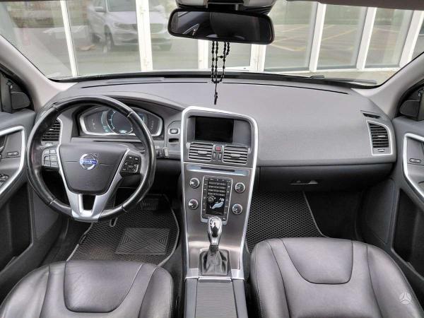 Grey Volvo XC60 2014 in Kaunas, with an engine capacity of 1.97 L and mileage of 275 thousand km for 5999 €, photo 9 on AUTOMOTO.COM.LV