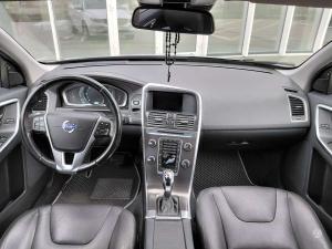 Grey Volvo XC60 2014 in Kaunas, with an engine capacity of 1.97 L and mileage of 275 thousand km for 5999 €, photo 10 on AUTOMOTO.COM.LV