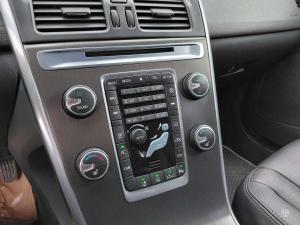 Grey Volvo XC60 2014 in Kaunas, with an engine capacity of 1.97 L and mileage of 275 thousand km for 5999 €, photo 12 on AUTOMOTO.COM.LV