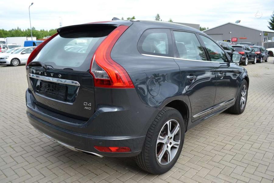 Pelēks Volvo XC60 2014 Viļņa, ar dzinēja tilpumu 2.40 L un nobraukumu 144 tūkst. km par 12900 €, foto 8 vietnē AUTOMOTO.COM.LV
