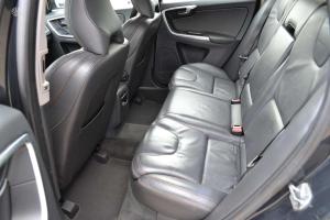 Pelēks Volvo XC60 2014 Viļņa, ar dzinēja tilpumu 2.40 L un nobraukumu 144 tūkst. km par 12900 €, foto 21 vietnē AUTOMOTO.COM.LV