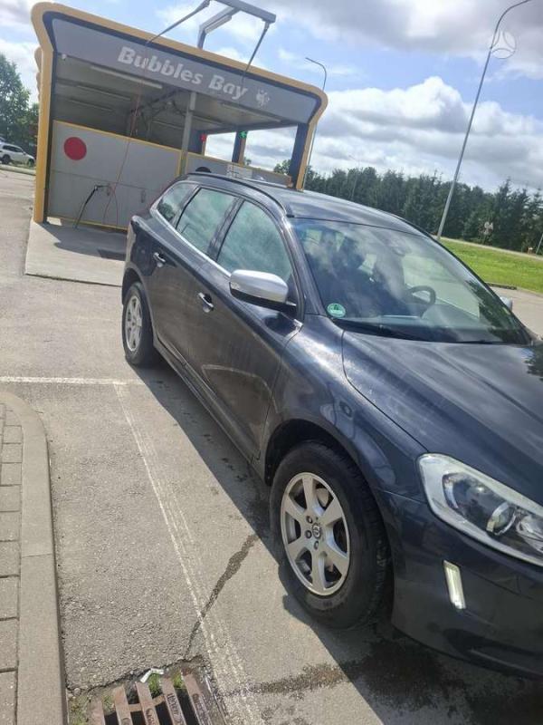 Pelēks Volvo XC60 2014 Kauņa, ar dzinēja tilpumu 1.97 L un nobraukumu 285 tūkst. km par 9000 €, foto 4 vietnē AUTOMOTO.COM.LV