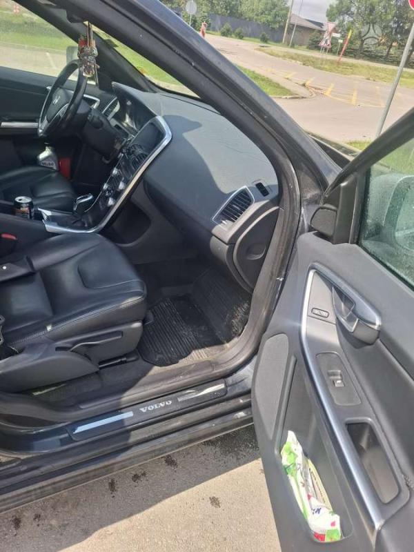 Pelēks Volvo XC60 2014 Kauņa, ar dzinēja tilpumu 1.97 L un nobraukumu 285 tūkst. km par 9000 €, foto 5 vietnē AUTOMOTO.COM.LV