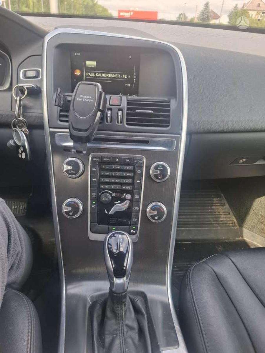 Pelēks Volvo XC60 2014 Kauņa, ar dzinēja tilpumu 1.97 L un nobraukumu 285 tūkst. km par 9000 €, foto 11 vietnē AUTOMOTO.COM.LV