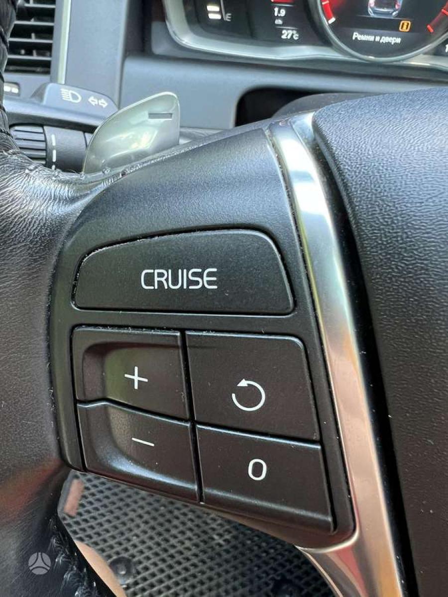 Pelēks Volvo XC60 2014 Viļņa, ar dzinēja tilpumu 3.00 L un nobraukumu 191 tūkst. km par 8900 €, foto 27 vietnē AUTOMOTO.COM.LV