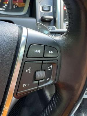 Pelēks Volvo XC60 2014 Viļņa, ar dzinēja tilpumu 3.00 L un nobraukumu 191 tūkst. km par 8900 €, foto 28 vietnē AUTOMOTO.COM.LV
