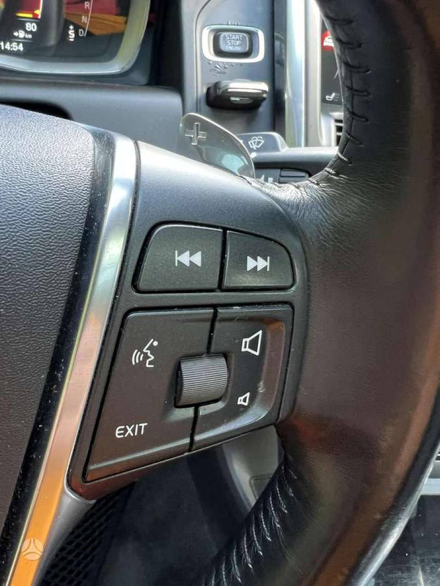 Pelēks Volvo XC60 2014 Viļņa, ar dzinēja tilpumu 3.00 L un nobraukumu 191 tūkst. km par 8900 €, foto 28 vietnē AUTOMOTO.COM.LV