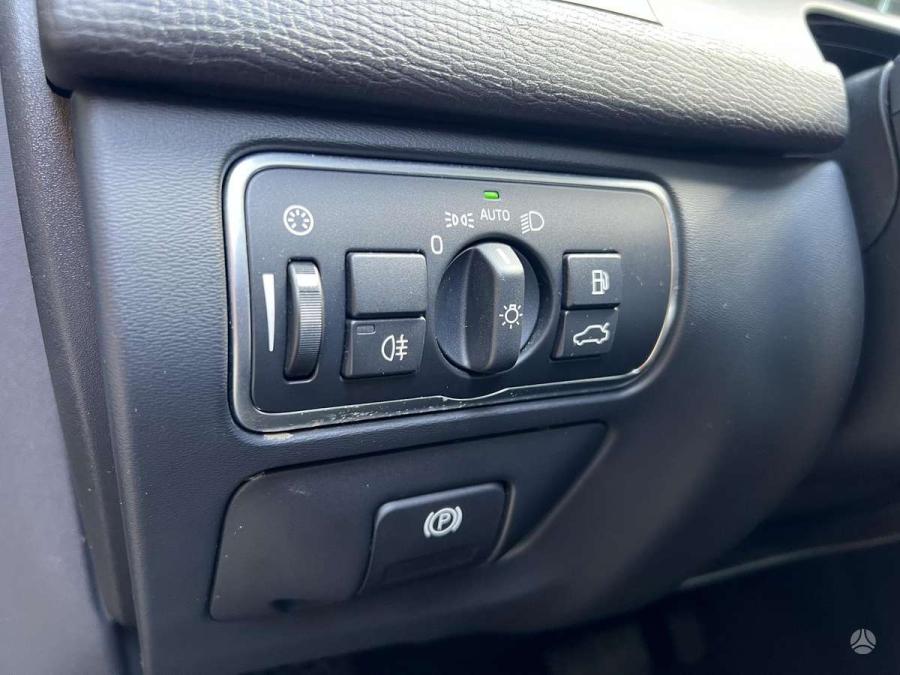 Pelēks Volvo XC60 2014 Viļņa, ar dzinēja tilpumu 3.00 L un nobraukumu 191 tūkst. km par 8900 €, foto 29 vietnē AUTOMOTO.COM.LV