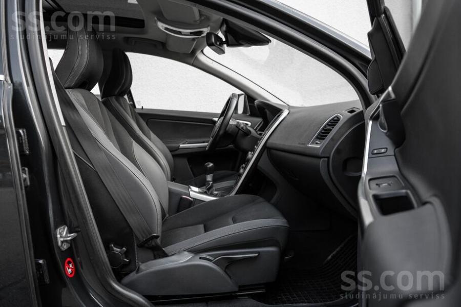 Pelēks Volvo XC60 2014 Rīga, ar dzinēja tilpumu 2.00 L un nobraukumu 179 tūkst. km par 10500 €, foto 11 vietnē AUTOMOTO.COM.LV