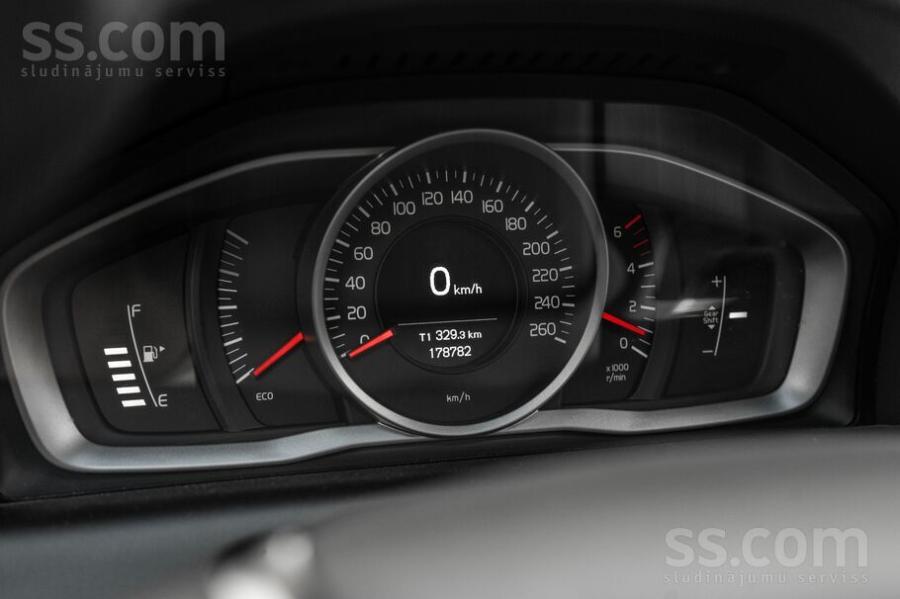 Pelēks Volvo XC60 2014 Rīga, ar dzinēja tilpumu 2.00 L un nobraukumu 179 tūkst. km par 10500 €, foto 19 vietnē AUTOMOTO.COM.LV