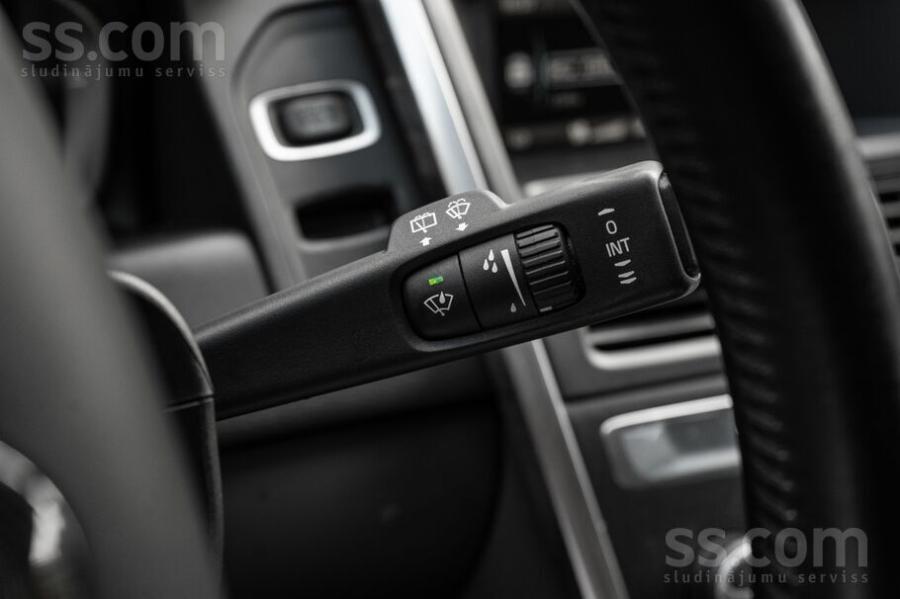 Pelēks Volvo XC60 2014 Rīga, ar dzinēja tilpumu 2.00 L un nobraukumu 179 tūkst. km par 10500 €, foto 21 vietnē AUTOMOTO.COM.LV