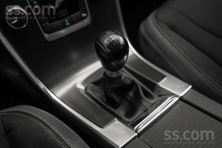 Pelēks Volvo XC60 2014 Rīga, ar dzinēja tilpumu 2.00 L un nobraukumu 179 tūkst. km par 10500 €, foto 23 vietnē AUTOMOTO.COM.LV