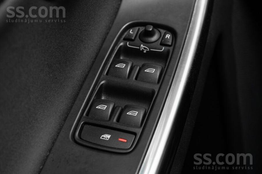 Pelēks Volvo XC60 2014 Rīga, ar dzinēja tilpumu 2.00 L un nobraukumu 179 tūkst. km par 10500 €, foto 28 vietnē AUTOMOTO.COM.LV