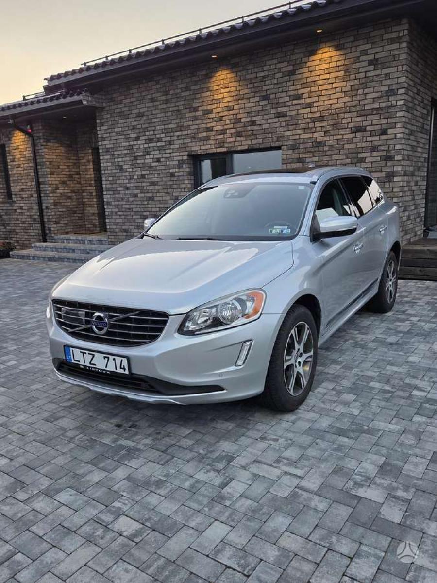 Grey Volvo XC60 2014 in Ukmerge, with an engine capacity of 2.95 L and mileage of 274 thousand km for 10500 €, photo 4 on AUTOMOTO.COM.LV