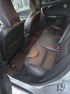 Grey Volvo XC60 2014 in Ukmerge, with an engine capacity of 2.95 L and mileage of 274 thousand km for 10500 €, photo 8 on AUTOMOTO.COM.LV