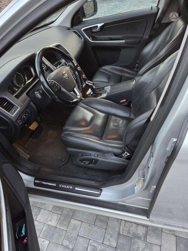 Pelēks Volvo XC60 2014 Ukmergė, ar dzinēja tilpumu 2.95 L un nobraukumu 274 tūkst. km par 10500 €, foto 8 vietnē AUTOMOTO.COM.LV