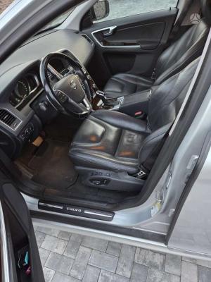 Grey Volvo XC60 2014 in Ukmerge, with an engine capacity of 2.95 L and mileage of 274 thousand km for 10500 €, photo 9 on AUTOMOTO.COM.LV