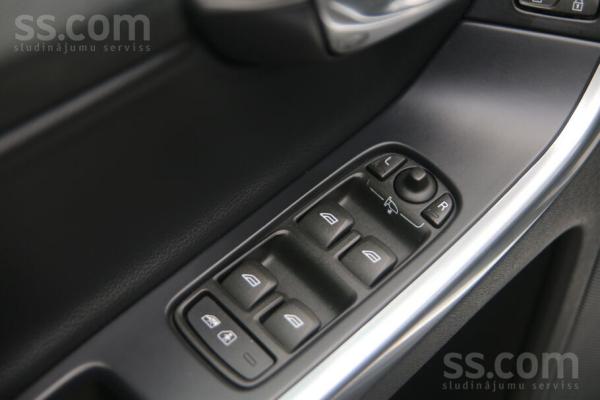 Pelēks Volvo XC60 2014 Rīga, ar dzinēja tilpumu 2.00 L un nobraukumu 255 tūkst. km par 10890 €, foto 7 vietnē AUTOMOTO.COM.LV