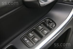 Grey Volvo XC60 2014 in Riga, with an engine capacity of 2.00 L and mileage of 255 thousand km for 10890 €, photo 8 on AUTOMOTO.COM.LV
