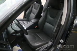 Grey Volvo XC60 2014 in Riga, with an engine capacity of 2.00 L and mileage of 255 thousand km for 10890 €, photo 9 on AUTOMOTO.COM.LV