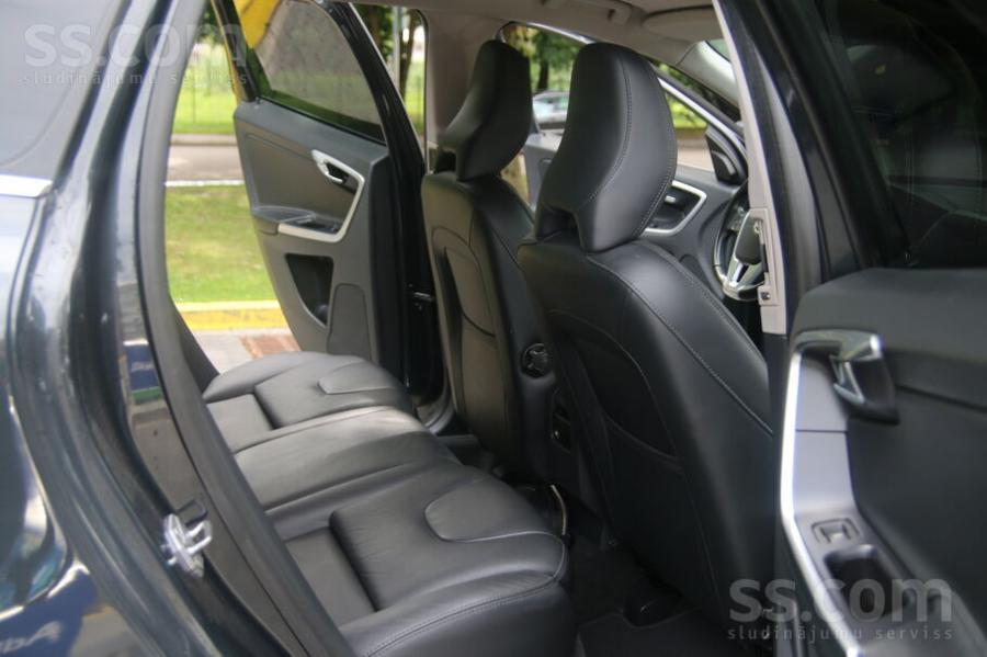 Grey Volvo XC60 2014 in Riga, with an engine capacity of 2.00 L and mileage of 255 thousand km for 10890 €, photo 15 on AUTOMOTO.COM.LV