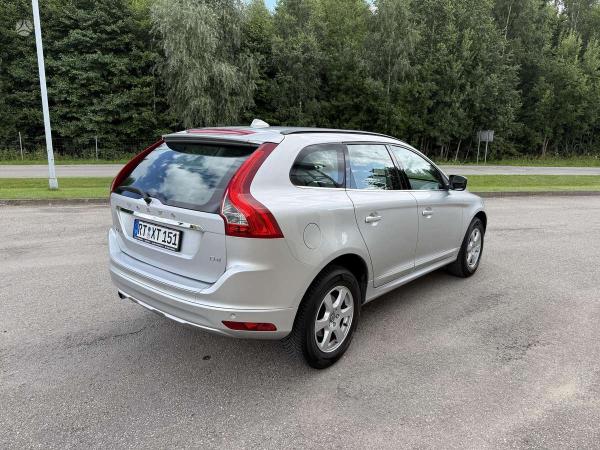 Pelēks Volvo XC60 2014 Panevēža, ar dzinēja tilpumu 1.98 L un nobraukumu 395 tūkst. km par 8800 €, foto 5 vietnē AUTOMOTO.COM.LV
