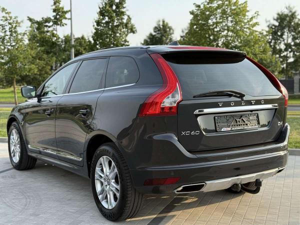 Grey Volvo XC60 2014 in Siauliai, with an engine capacity of 1.97 L and mileage of 283 thousand km for 13450 €, photo 7 on AUTOMOTO.COM.LV