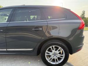 Pelēks Volvo XC60 2014 Šauļi, ar dzinēja tilpumu 1.97 L un nobraukumu 283 tūkst. km par 13450 €, foto 13 vietnē AUTOMOTO.COM.LV