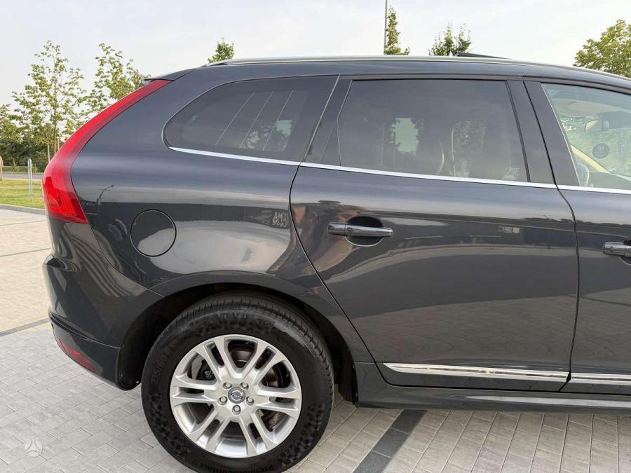 Pelēks Volvo XC60 2014 Šauļi, ar dzinēja tilpumu 1.97 L un nobraukumu 283 tūkst. km par 13450 €, foto 14 vietnē AUTOMOTO.COM.LV