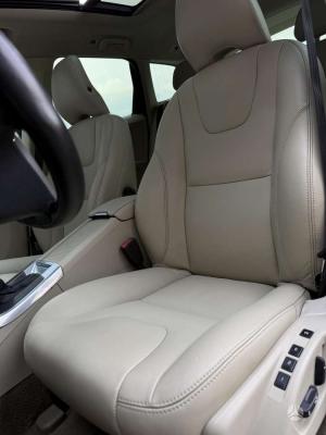 Pelēks Volvo XC60 2014 Šauļi, ar dzinēja tilpumu 1.97 L un nobraukumu 283 tūkst. km par 13450 €, foto 17 vietnē AUTOMOTO.COM.LV