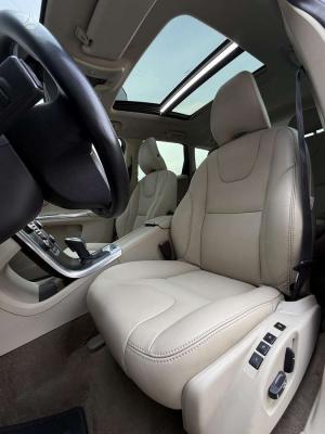 Pelēks Volvo XC60 2014 Šauļi, ar dzinēja tilpumu 1.97 L un nobraukumu 283 tūkst. km par 13450 €, foto 18 vietnē AUTOMOTO.COM.LV