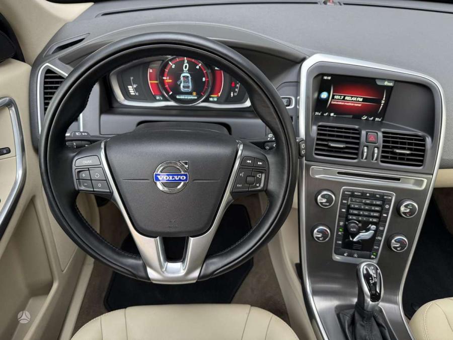 Pelēks Volvo XC60 2014 Šauļi, ar dzinēja tilpumu 1.97 L un nobraukumu 283 tūkst. km par 13450 €, foto 22 vietnē AUTOMOTO.COM.LV