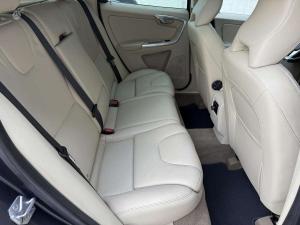 Pelēks Volvo XC60 2014 Šauļi, ar dzinēja tilpumu 1.97 L un nobraukumu 283 tūkst. km par 13450 €, foto 26 vietnē AUTOMOTO.COM.LV
