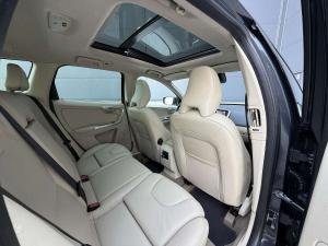 Pelēks Volvo XC60 2014 Šauļi, ar dzinēja tilpumu 1.97 L un nobraukumu 283 tūkst. km par 13450 €, foto 27 vietnē AUTOMOTO.COM.LV
