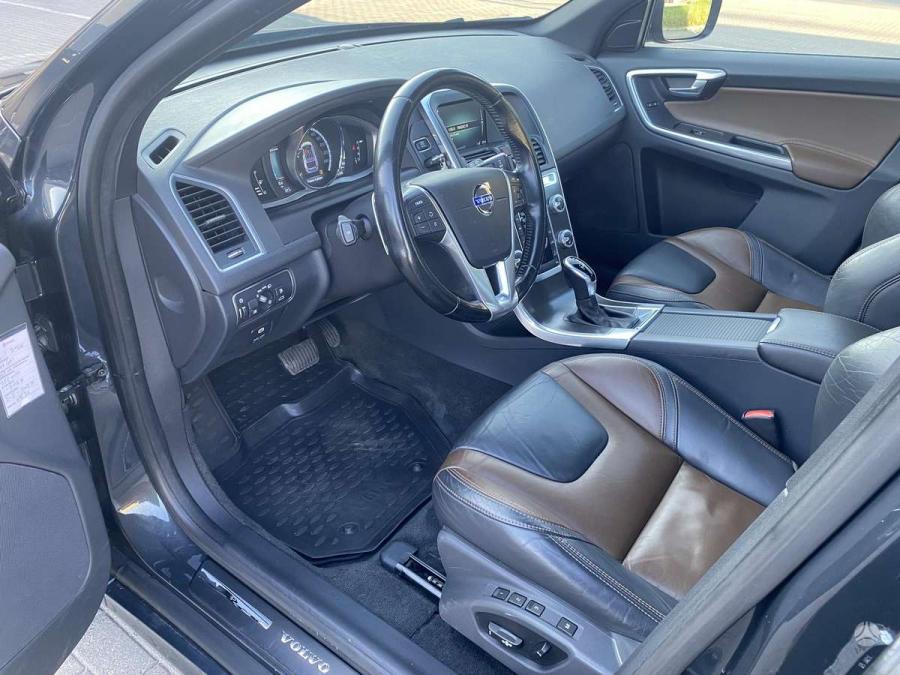 Pelēks Volvo XC60 2014 Viļņa, ar dzinēja tilpumu 2.40 L un nobraukumu 247 tūkst. km par 14500 €, foto 12 vietnē AUTOMOTO.COM.LV